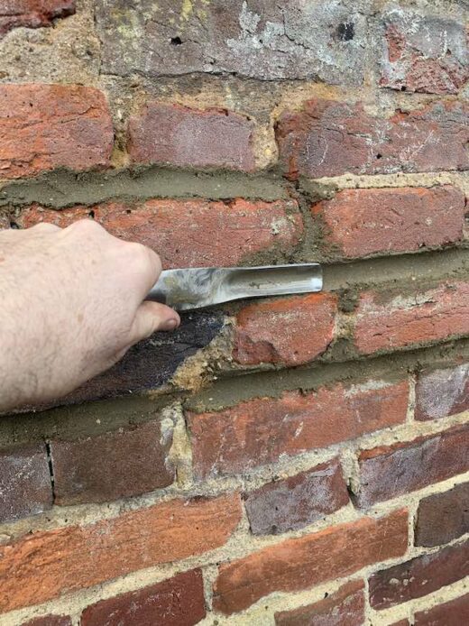 Pointing Old Garden Walls. - GardenAdvice AI Gardening Database